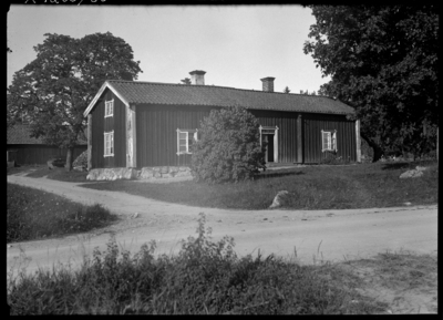 Gammal stuga vid Vestanek | Europeana