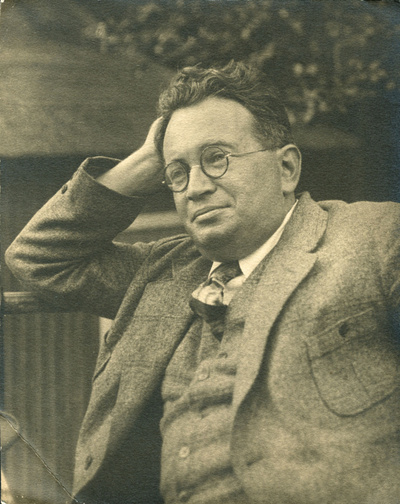 Hans Kohn outdoors Portraits Men | Europeana